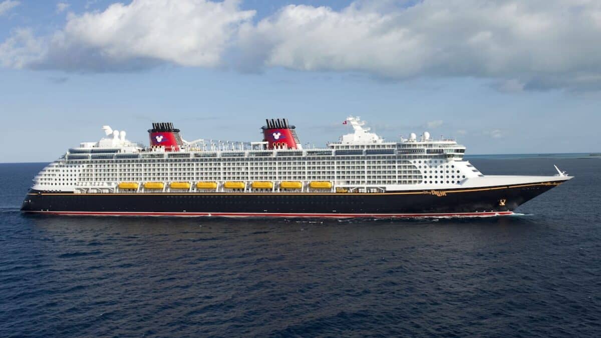 Disney Cruise Line 101 - Setting Sail Aboard The Best - Park Savers