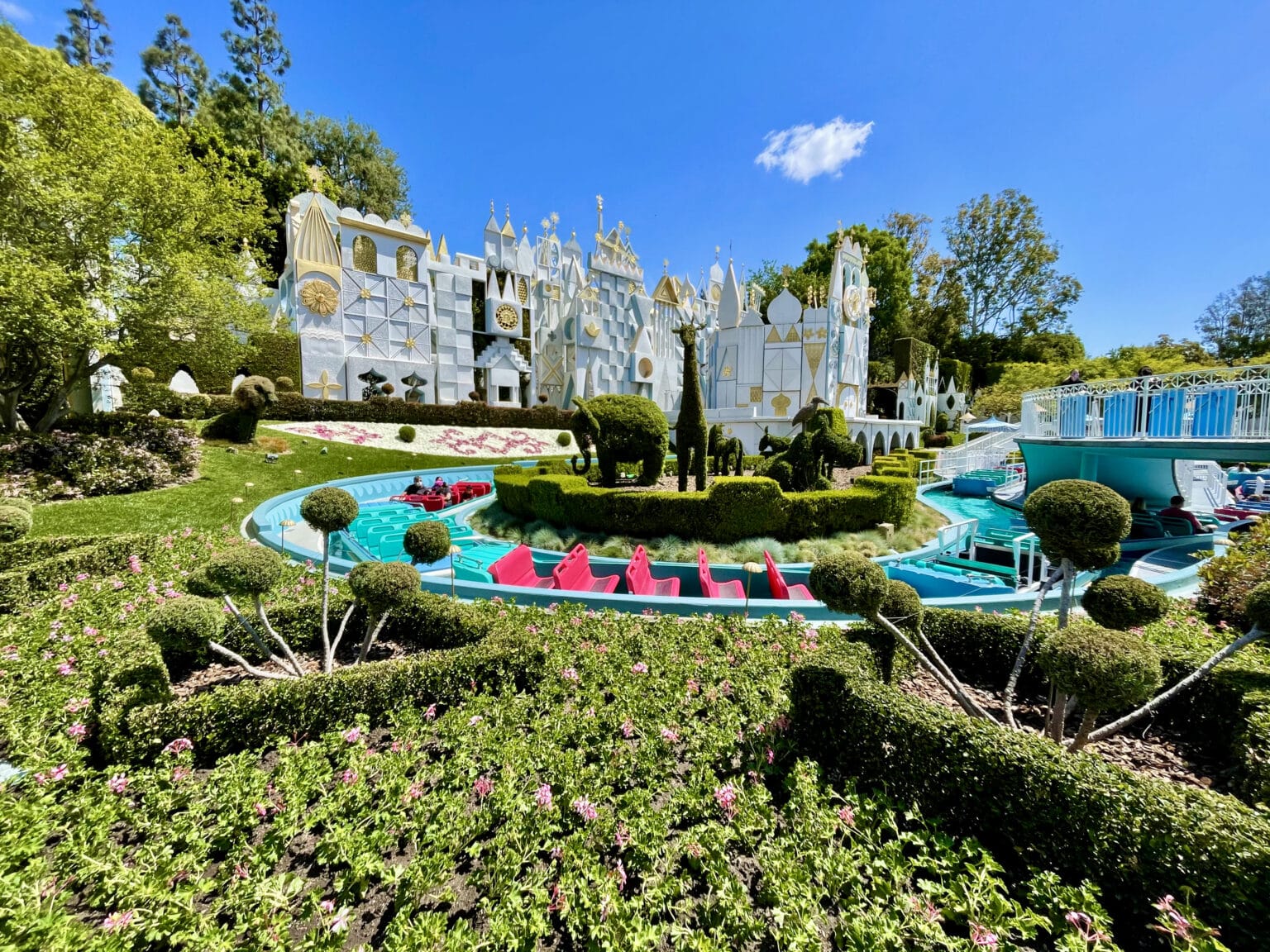 Ultimate Guide to Disneyland's Fantasyland - Attractions, Shops ...