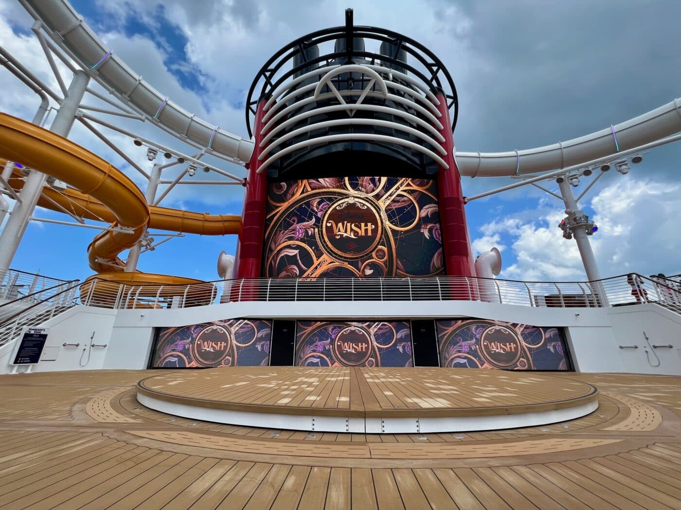 A Landlubber's Guide to the Disney Cruise Pirate Night - Park Savers