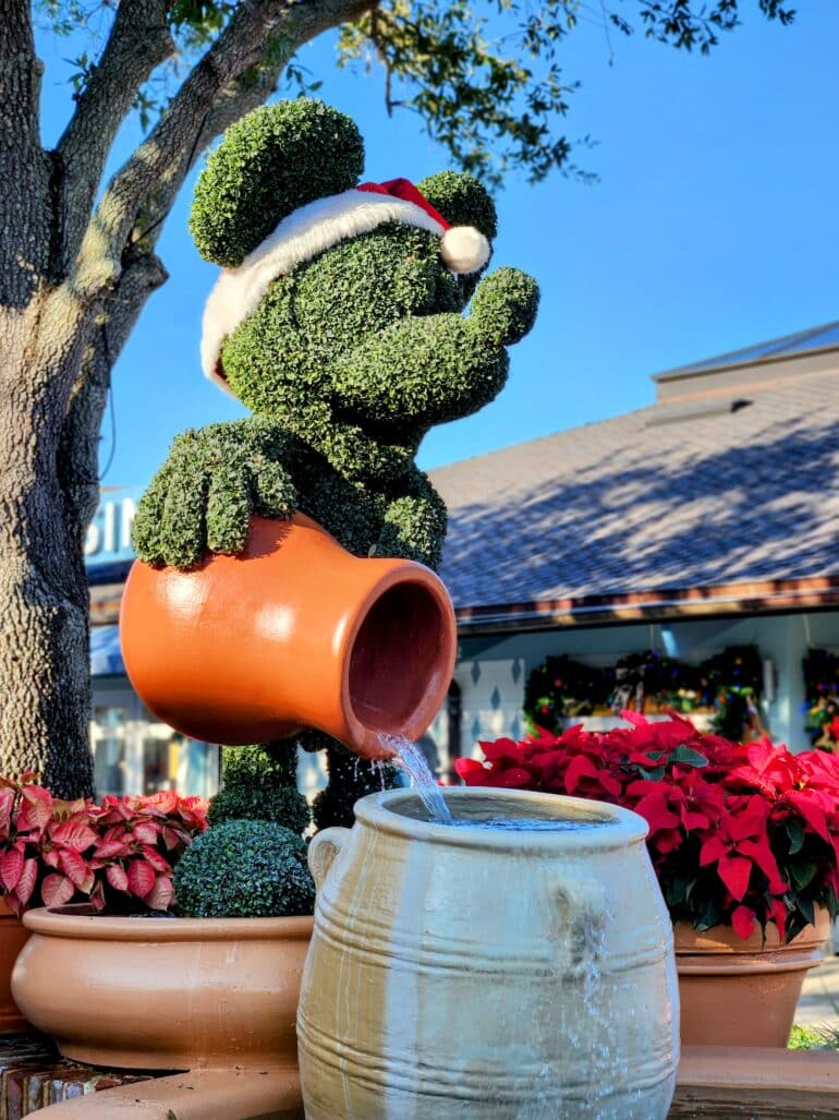 Where to Find Santa at Disney World This Christmas - Park Savers