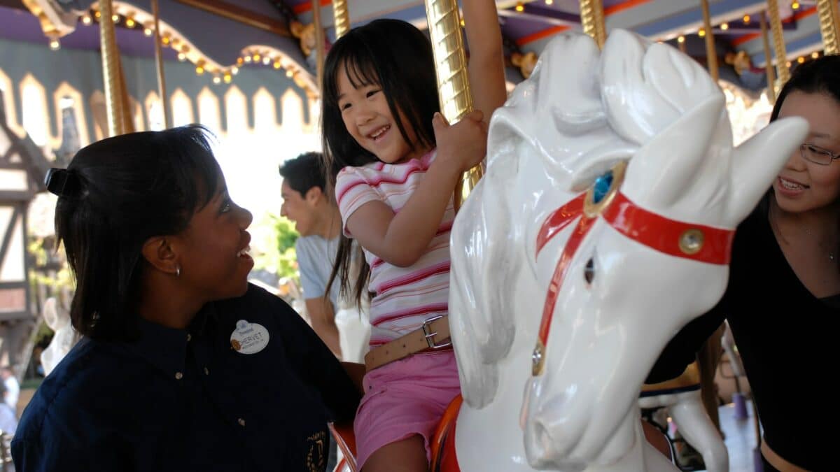 King Arthur Carrousel Ride Review - Park Savers