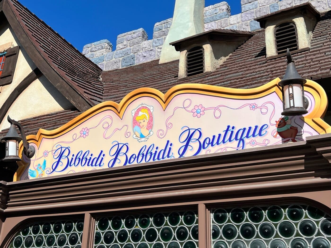How to Save Money at the Bibbidi Bobbidi Boutique in Disneyland - Park ...