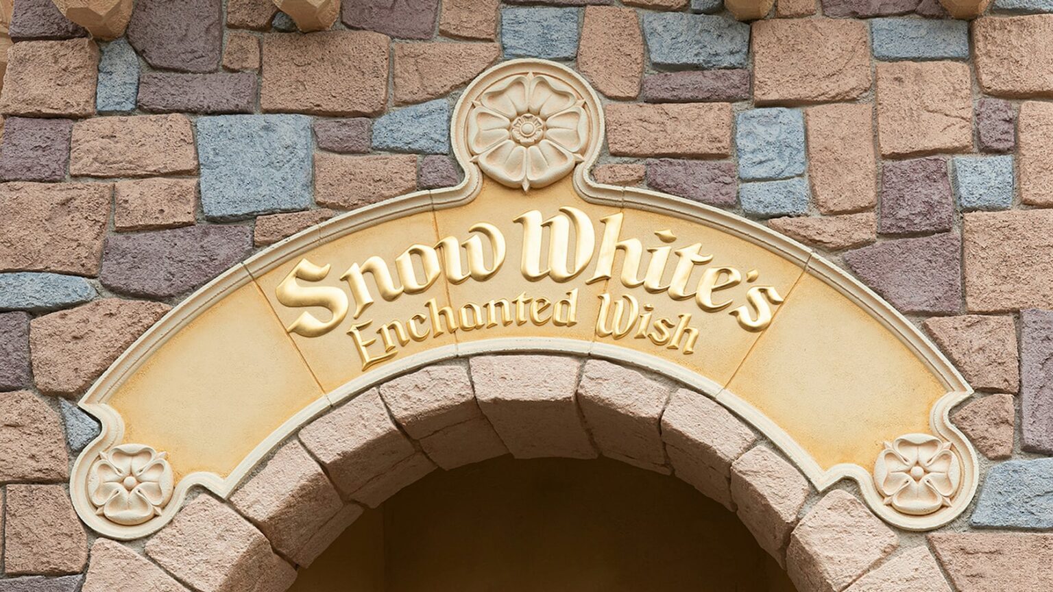 Snow White's Enchanted Wish Ride Review - Park Savers